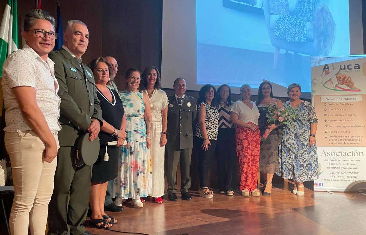 AYUCA presenta el Calendario Solidario 2025 para apoyar a personas con ...